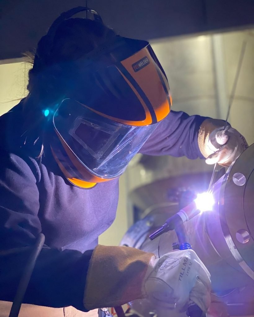 Honest YesWelder Helmet Review of 302C Auto Darkening Model