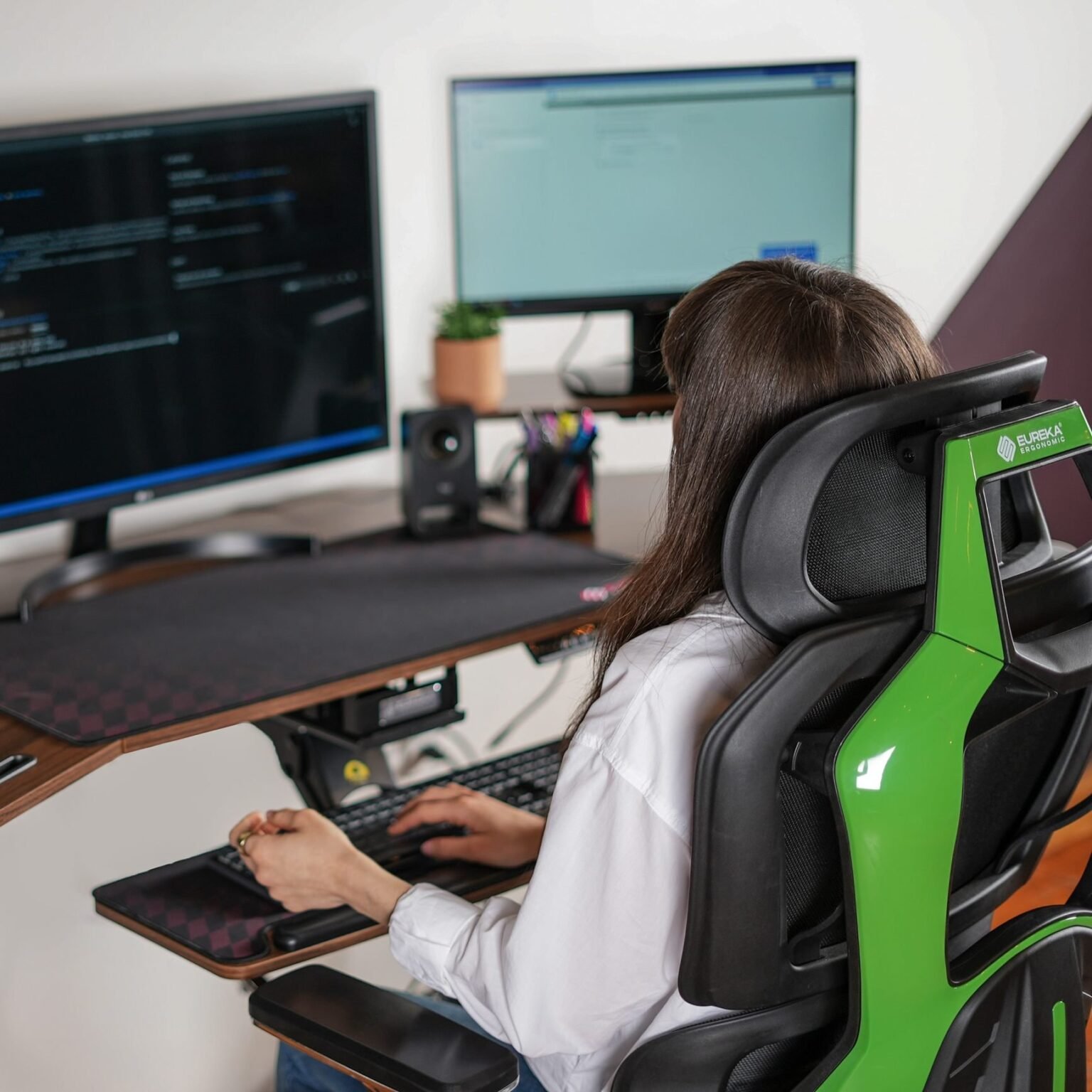 Eureka Ergonomic Review: Evaluating the Brand's Ergonomic Furniture